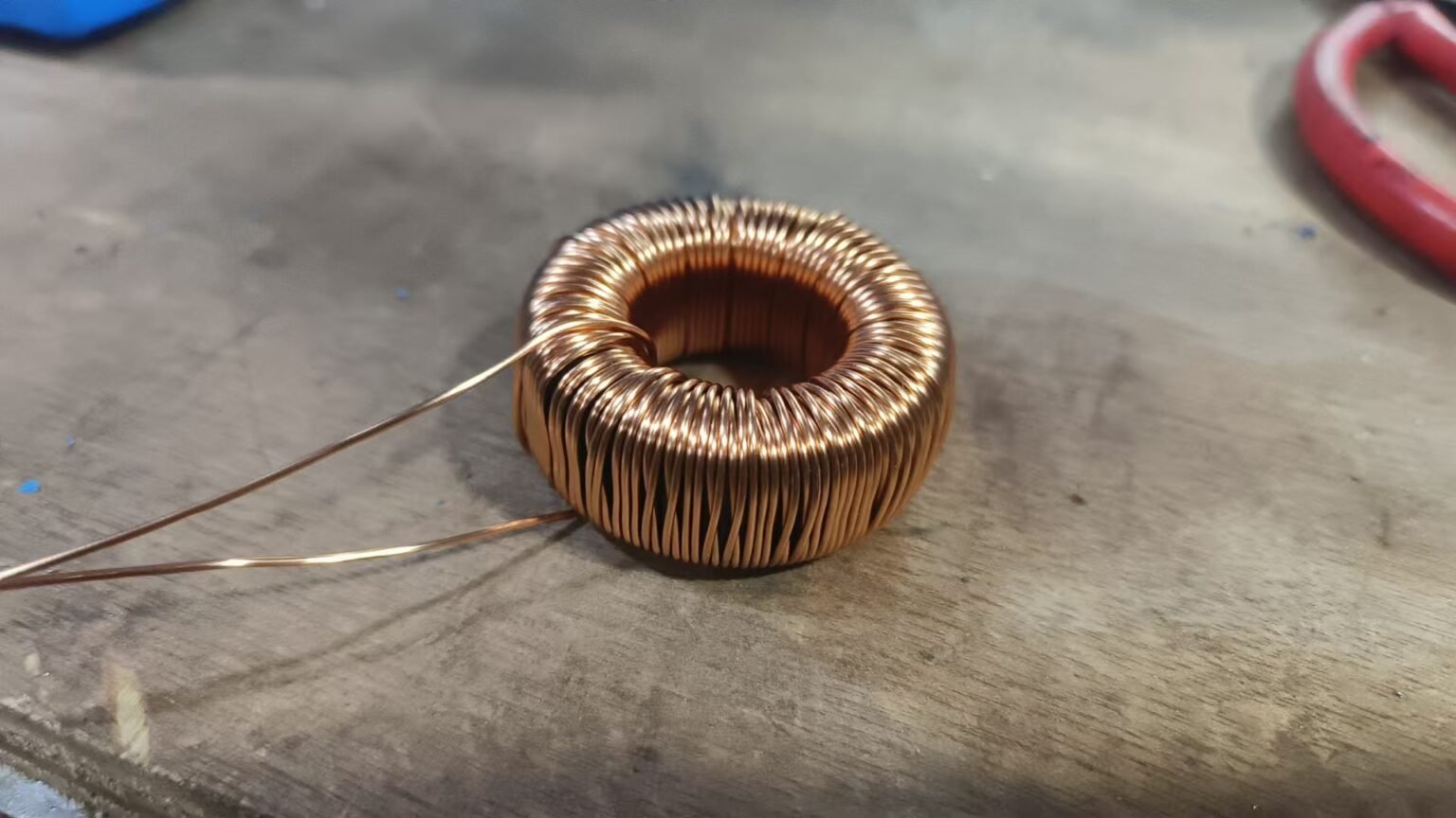 Vacuz 7 Inches Belt Type Semi Automatic Differential Mode Toroidal Core Inductor Winding Machine ...